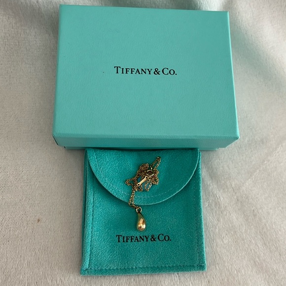 Tiffany & Co. | Jewelry | Original Beautiful Tiffany Solitaire Raindrop ...